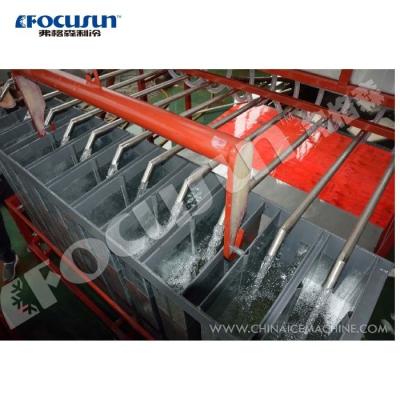 Cina Macchina per la fabbricazione di ghiaccio a blocchi frigoriferi a salamoia da 50 kW per 1000 kg-5000 kg a prezzi competitivi in vendita