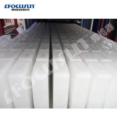 Cina Macchina per blocchi di ghiaccio industriale con produzione giornaliera di 5 tonnellate e sistema di raffreddamento diretto in vendita