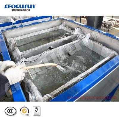 China Máquina de gelo de bloco transparente de 2 toneladas de refrigeração direta com e fácil de operar à venda