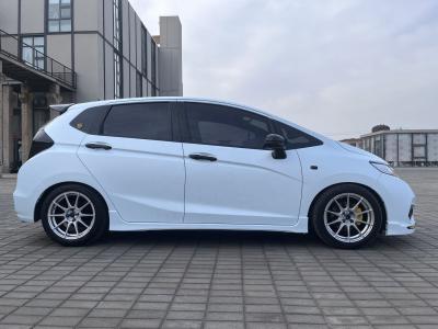 中国 ミントウ 自動車用 包装フィルム PVC 素材 純マット 黒ビニール カーボの包装 販売のため