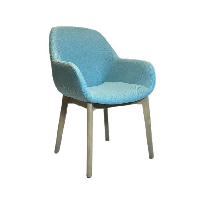 OEM Wholesale Hotel Furniture Northern Europe Fabric Solid Wood Dining Room Chair