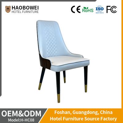 China Op maat gemaakte stoeldikte Luxe PU leer massief houten stoel voor hotelmeubilair Te koop