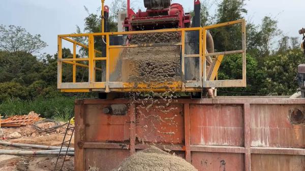 Quality Get Cleaned Mud and Dry Solid Wastes Transport without Water Leaking with Mud for sale