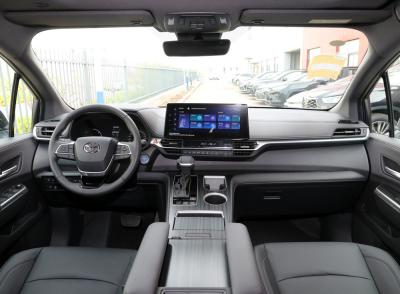 Cina MPV Toyota Sienna di seconda mano con motore aspirato e fari a LED in vendita