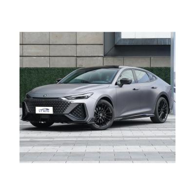 中国 2024 チャンガン UNI-V プラグインハイブリッド ガソリン電動車 車両 最大速度205km/h 販売のため