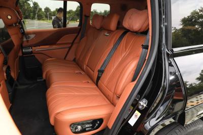 China Upgrade to Yangwang U8 The HEV Car with Fast Charging Time of 0.3h and Luxury Design for sale