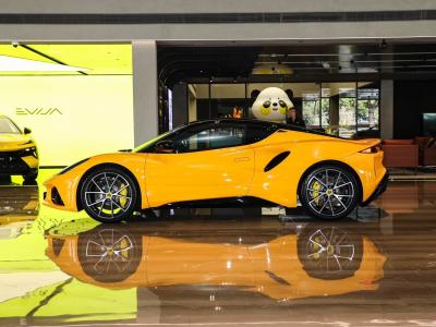 Cina Lotus Emira La perfetta combinazione di prestazioni e stile in una supercar 2 2 layout in vendita