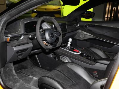 Cina Lotus Emira La perfetta combinazione di prestazioni e stile in una supercar 2 2 layout in vendita