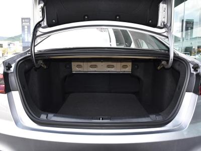 Cina 2024 Auto elettriche Geometria Una berlina a 4 porte e 5 posti con autonomia di 550 km e potenza elettrica in vendita