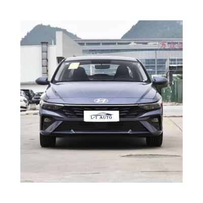 Chine Elantra Sedan 4 portes 5 places avec caméra arrière à 360° et couple maximal Nm 100-200Nm à vendre