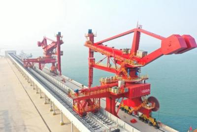 China Port Carbon Steel Mobile Screw Ship Unloader 500 T/H - 1500 T/H Te koop