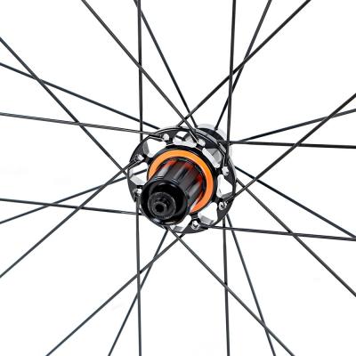 Cina Rilascio rapido di Wheelset della bici della strada del carbonio di RETROSPEC 700C con il freno di C in vendita