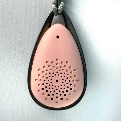 中国 静かな空気浄化のために長時間バッテリー寿命のコンパクトウェアラブル空気浄化機 販売のため