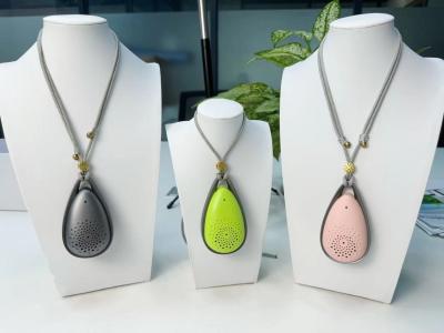 中国 カスタマイズされたFCC認定着用式空気浄化器 850mAhバッテリー 販売のため