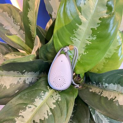 中国 VDETTE NC01 ホテル用車用のUSB充電ケーブルを含むウェアラブル空気浄化器 販売のため