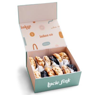 China Cookie Cupcake Bakery Chocolate Pastry Dessert Packaging Gift Box for Cakes With Ribbon Custom Magnet Top Cake Box for sale