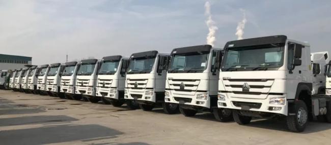 HOWO A6 A7 T7 T7h Sitrak Camc 6X4 CNG Tractor Truck Low Price 10 Tires 430HP Airbag Bridge CNG Truck for Sale