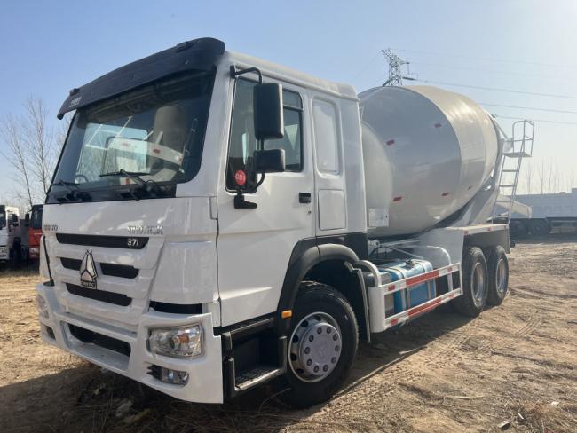 Self Loading Concrete Mixer Truck with Pump Price