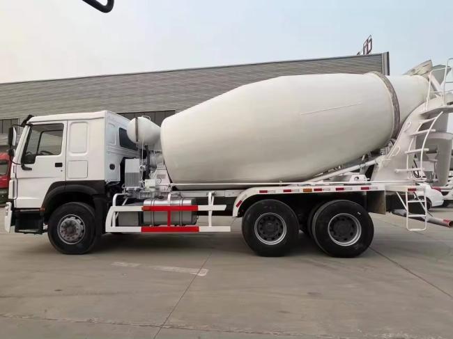 Self Loading Concrete Mixer Truck with Pump Price
