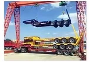 13m Lowbed Truck 60 Ton New Low Loader Bed Semi Trailer Transport Lowbed Semi Truck Trailer 3 Axle Gooseneck Flatbed Trailer