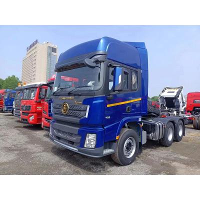 Cina Certificato GCC 8,2 tonnellate 420 CV CNG Truck Sinotruk HOWO 6*4 CNG Trailer Tractor Head Truck in vendita