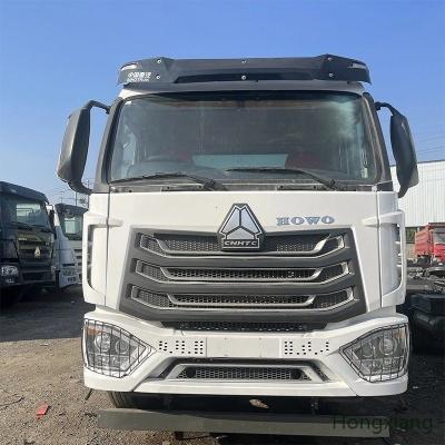 Cina Sinotruk HOWO 371/400/420/380HP 6X4 10 ruote testa del trattore con pneumatici senza tubo in vendita