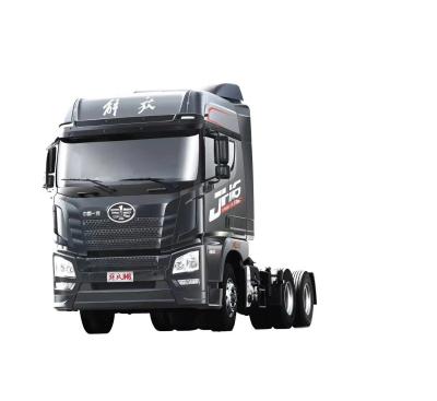 Cina 340 HP Motore Testa del trattore Jiefang FAW J5p 6*4 Camion rimorchio con pneumatici senza tubo in vendita