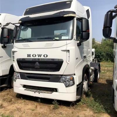 Cina 6X4 Sinotruk HOWO T7 380HP LNG CNG Power Tractor Head Truck per il trasporto di merci in vendita