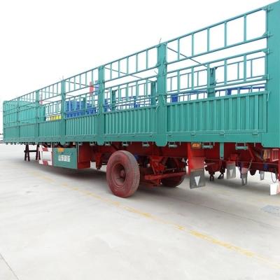 Cina 3 assi Bar di magazzino Semirimorchio Trasporto di bestiame con classe leggera in vendita