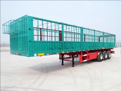 Cina 3 assi Bar di magazzino Semirimorchio Trasporto di bestiame con classe leggera in vendita