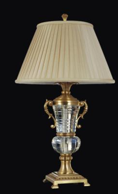 Cina Lampade da tavolo lussuose laterali della camera da letto belle, lampade da tavolo d'ottone antiche di sud-ovest in vendita
