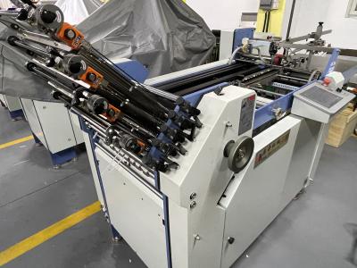 Cina 380V piegatrice di carta di potere A4 completamente automatica con l'alimentazione nella stalla in vendita