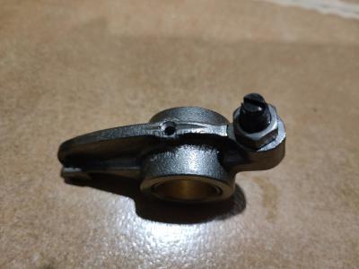 Cina bilanciere ME011292L della valvola del motore di 6D31 4D31 4D32 4D34 6D32 6D34 in vendita