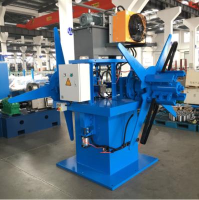 Cina 1.5-45 tonnellate di acciaio arrotolano la macchina idraulica automatica di Decoiler Uncoiler con l'automobile di bobina in vendita