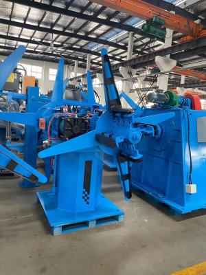 Cina 1.5-45 tonnellate di acciaio arrotolano la macchina idraulica automatica di Decoiler Uncoiler con l'automobile di bobina in vendita