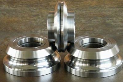 Cina Pezzi di ricambio di formazione d'acciaio del macchinario di Rolls dei rulli dei pezzi di ricambio del laminatoio per tubi di D2 D3 in vendita
