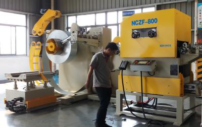 China Desbobinador Desbobinador Nivelador Endireitador NC Servo Alimentador 3 em 1 à venda
