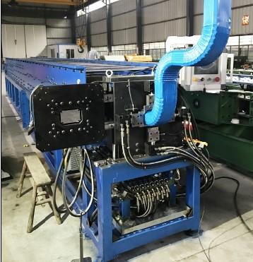 Cina rotolo della grondaia 235Mpa che forma macchina per piegamento di Seamless Gutter Roll della guardia del Purlin il precedente in vendita