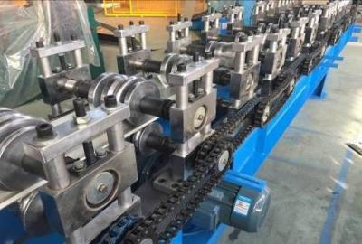 中国 0-15Mの機械を形作る最低の金属の屋根のリッジの帽子ロールは装置の形成を冷間圧延する 販売のため