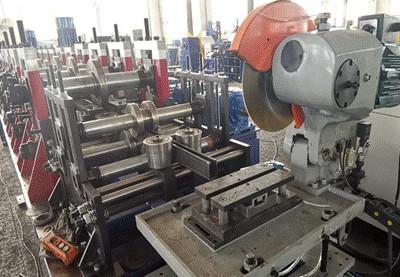 Cina Rotolo solare resistente di Manica del puntone del supporto fotovoltaico di sostegno che forma la linea della macchina in vendita