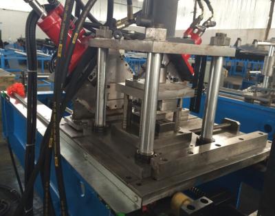 Cina Il rotolo d'acciaio automatico del perno del muro a secco che forma il bordo ad alta velocità del gocciolamento della macchina rotola precedente in vendita