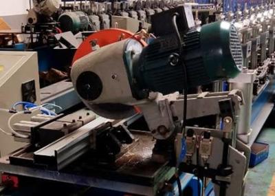 Cina Il rotolo d'acciaio della struttura di porta del metallo che forma la macchina con la mosca ha visto tagliare il min del dispositivo 3m in vendita
