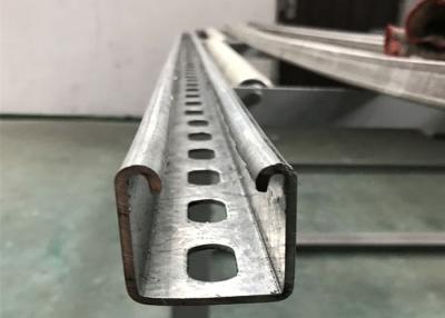 Cina Rotolo solare d'acciaio idraulico della struttura che forma macchina Uncoiler per il sistema 20kw di Trellising in vendita