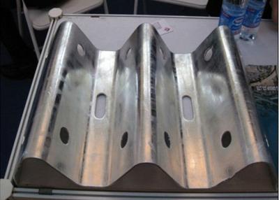 Cina Macchina di Rail Roll Forming della guardia della superstrada di tre onde per il Purlin 50kw in vendita