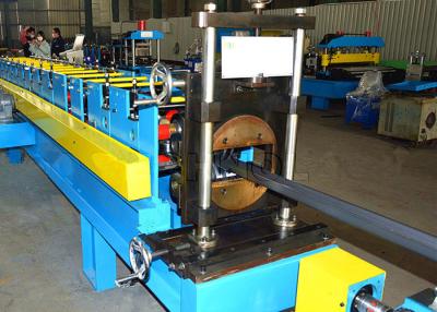 Cina Rotolo d'acciaio galvanizzato del perno del muro a secco C che forma macchina con la perforazione del 7.5kw in vendita
