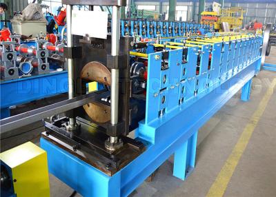 Cina Rotolo di alluminio del perno che forma il rotolo di Manica di Furring del cappello del perno del metallo della macchina che forma macchina in vendita