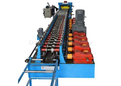 Cina Rotolo dello sportello del rullo del garage del pannello del tetto della curva che forma macchina per la struttura di porta in vendita