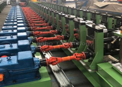 Cina Rotolo dello sportello del rullo del garage del pannello del tetto della curva che forma macchina per la struttura di porta in vendita