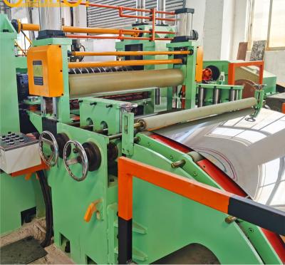 Cina Taglio leggero del calibro alla linea lamina di metallo di lunghezza della bobina che raddrizza macchina 1500mm in vendita
