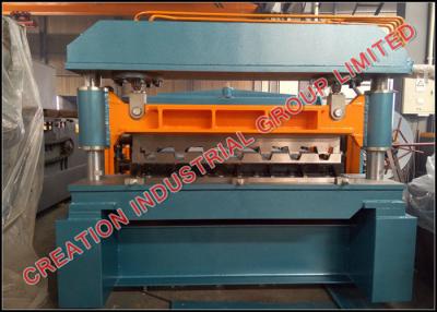 Cina I pannelli galvanizzati di Decking del pavimento d'acciaio rotolano la precedente linea di produzione in vendita